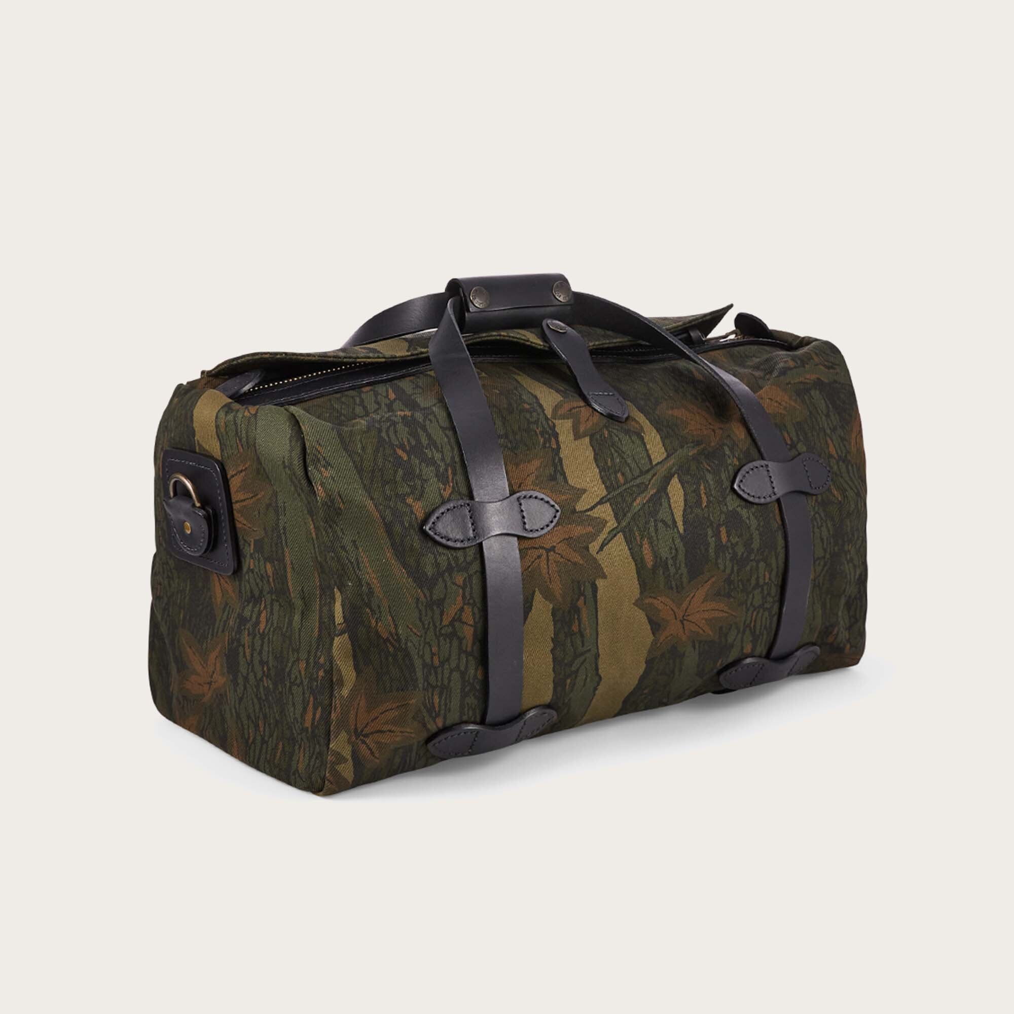 Small rugged twill duffle by Filson | Maple bark camo (Beige)